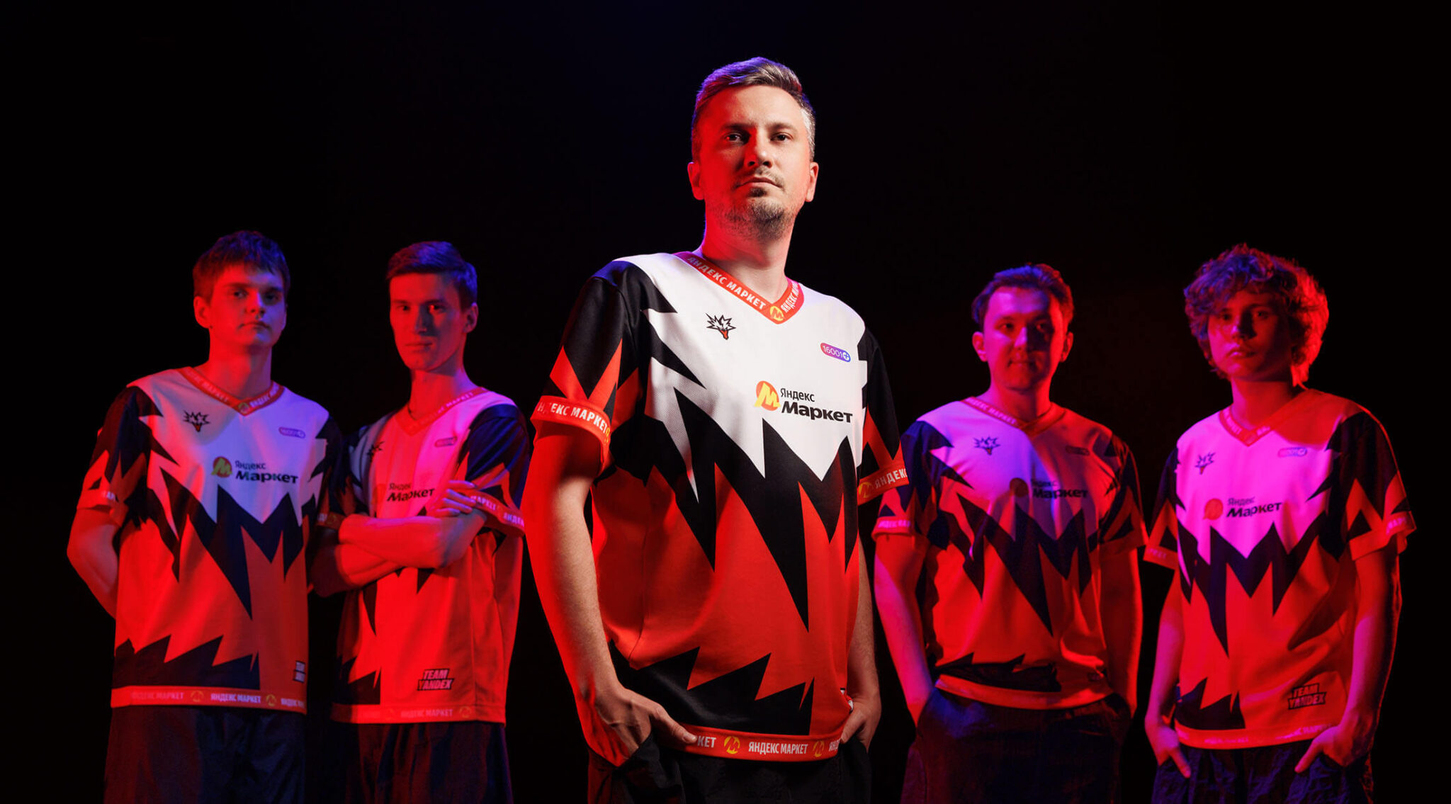 El equipo Yandex derrota al equipo Falcons y avanza con firmeza a la ...